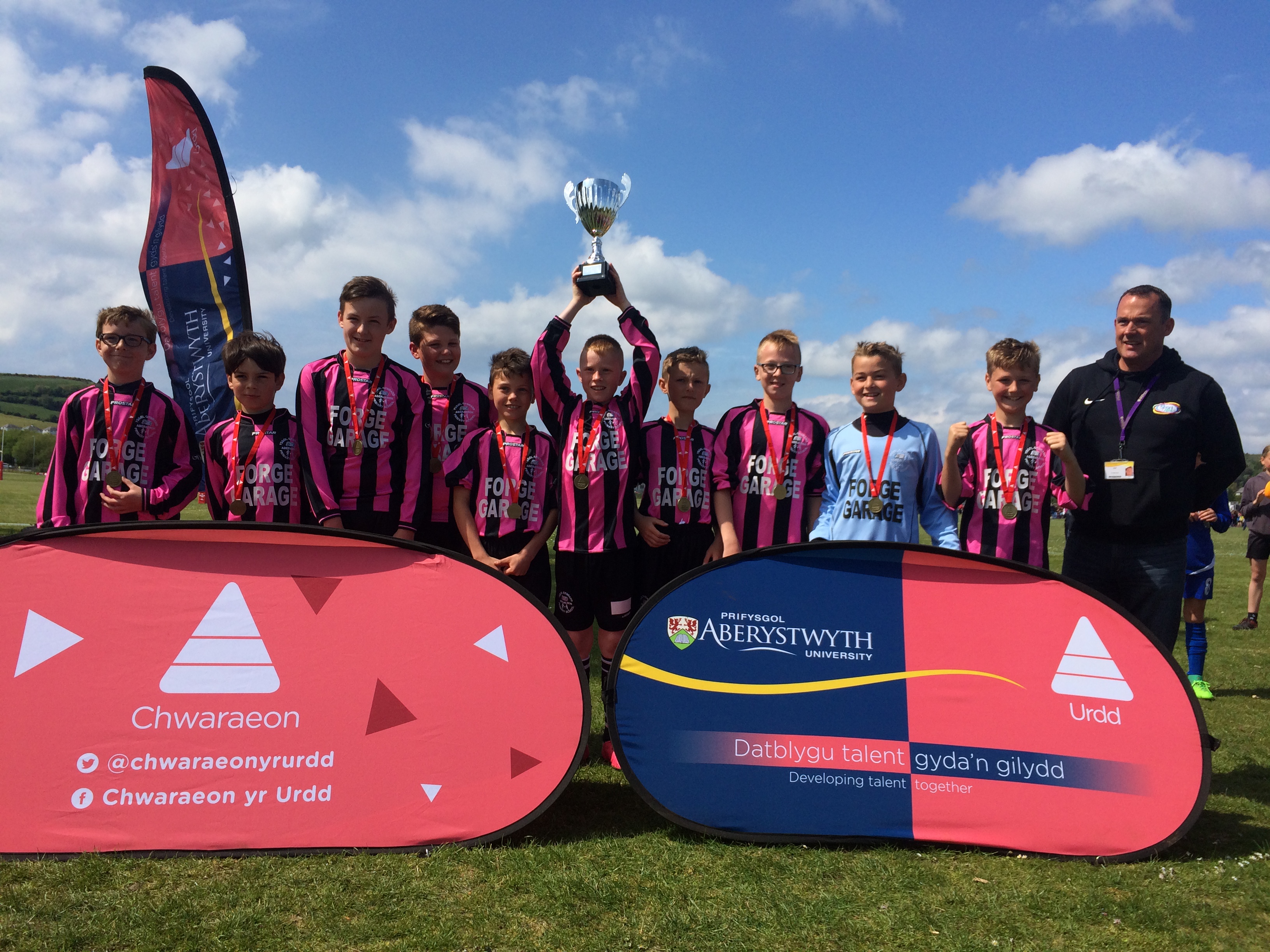 Cystadlaethau Chwaraeon | Urdd Gobaith Cymru